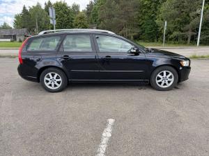 Black Volvo V50 2011 in Kelme, with an engine capacity of 1.56 L and mileage of 217 thousand km for 3350 €, photo 5 on AUTOMOTO.COM.LV