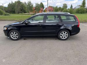 Black Volvo V50 2011 in Kelme, with an engine capacity of 1.56 L and mileage of 217 thousand km for 3350 €, photo 8 on AUTOMOTO.COM.LV
