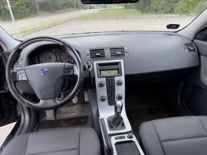 Black Volvo V50 2011 in Kelme, with an engine capacity of 1.56 L and mileage of 217 thousand km for 3350 €, photo 16 on AUTOMOTO.COM.LV