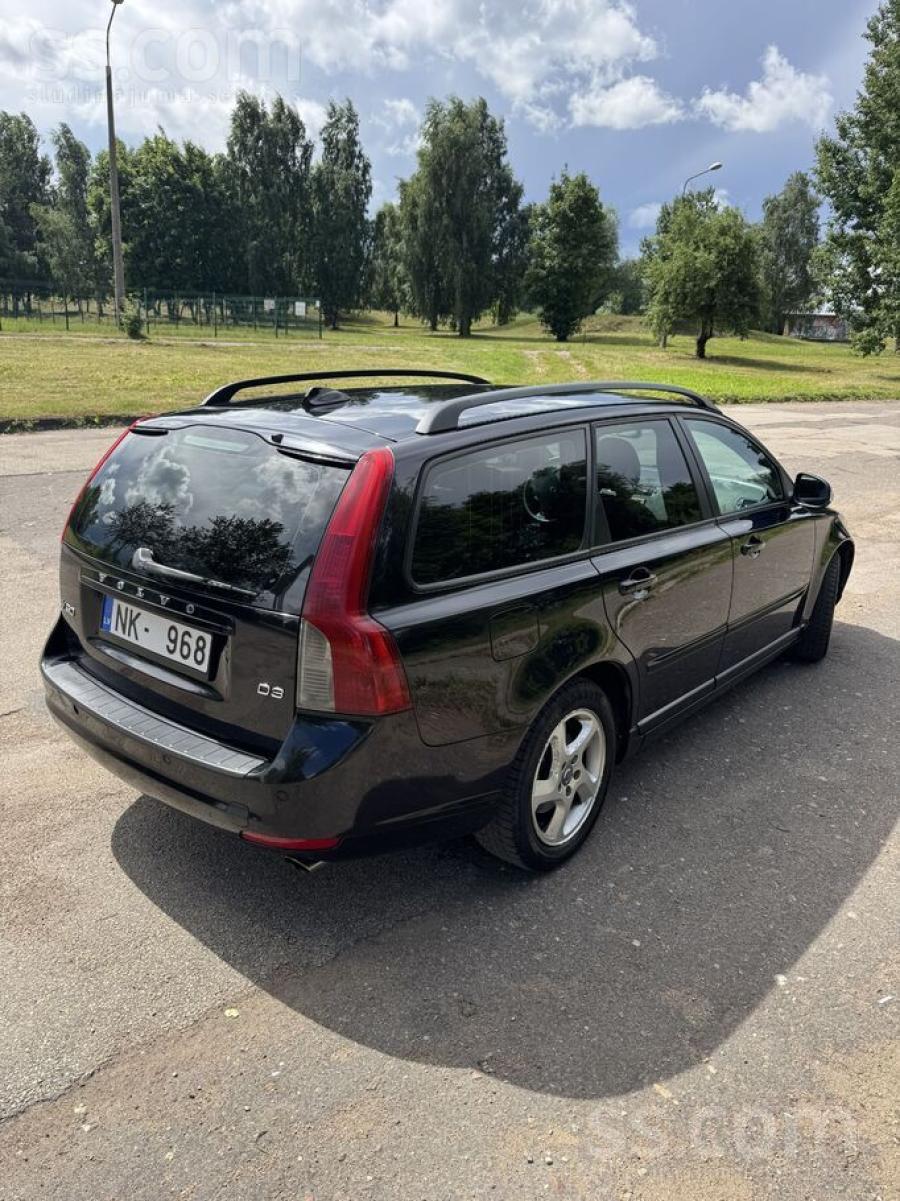 Melns Volvo V50 2011 Rīga, ar dzinēja tilpumu 2.00 L un nobraukumu 364 tūkst. km par 2500 €, foto 5 vietnē AUTOMOTO.COM.LV