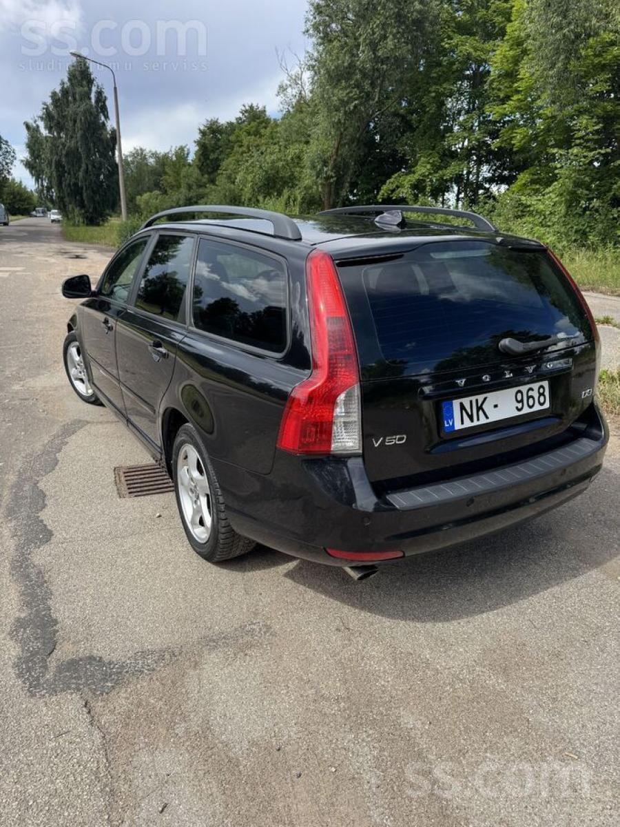Melns Volvo V50 2011 Rīga, ar dzinēja tilpumu 2.00 L un nobraukumu 364 tūkst. km par 2500 €, foto 7 vietnē AUTOMOTO.COM.LV