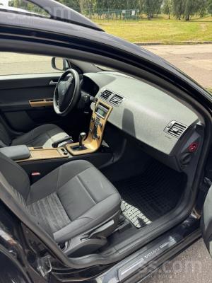 Melns Volvo V50 2011 Rīga, ar dzinēja tilpumu 2.00 L un nobraukumu 364 tūkst. km par 2500 €, foto 12 vietnē AUTOMOTO.COM.LV