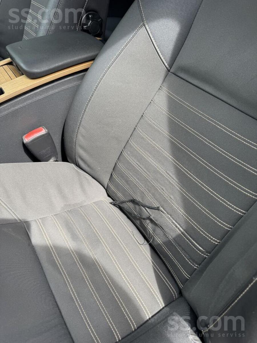 Melns Volvo V50 2011 Rīga, ar dzinēja tilpumu 2.00 L un nobraukumu 364 tūkst. km par 2500 €, foto 20 vietnē AUTOMOTO.COM.LV