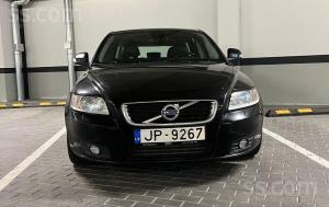 Melns Volvo V50 2011 Rīga, ar dzinēja tilpumu 1.60 L un nobraukumu 455 tūkst. km par 2500 €, foto 5 vietnē AUTOMOTO.COM.LV