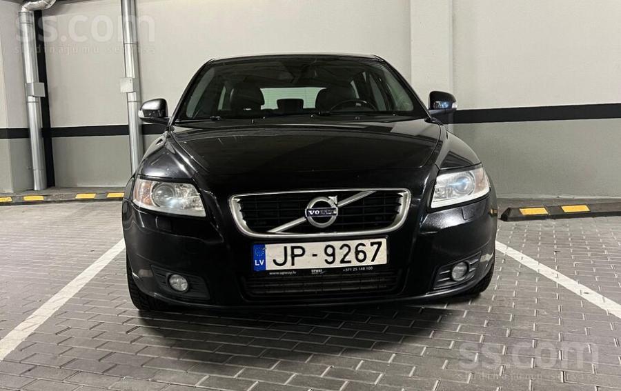 Melns Volvo V50 2011 Rīga, ar dzinēja tilpumu 1.60 L un nobraukumu 455 tūkst. km par 2500 €, foto 5 vietnē AUTOMOTO.COM.LV