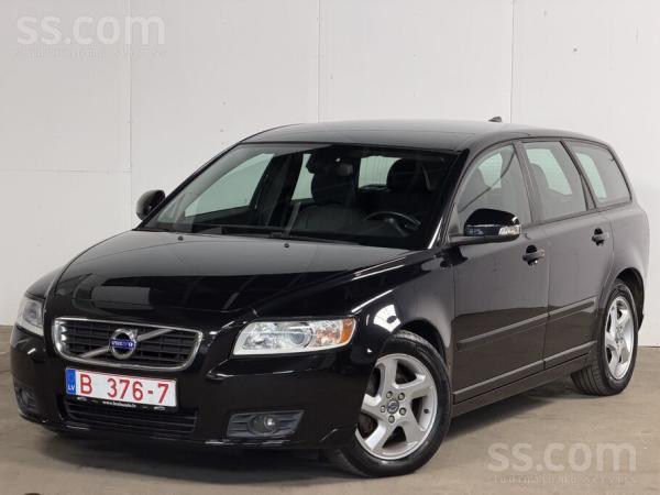 Black Volvo V50 2011 in Jurmala, with an engine capacity of 1.60 L and mileage of 325 thousand km for 4750 €, photo 1 on AUTOMOTO.COM.LV