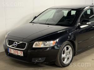 Black Volvo V50 2011 in Jurmala, with an engine capacity of 1.60 L and mileage of 325 thousand km for 4750 €, photo 6 on AUTOMOTO.COM.LV