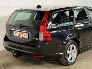 Black Volvo V50 2011 in Jurmala, with an engine capacity of 1.60 L and mileage of 325 thousand km for 4750 €, photo 10 on AUTOMOTO.COM.LV
