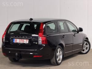 Black Volvo V50 2011 in Jurmala, with an engine capacity of 1.60 L and mileage of 325 thousand km for 4750 €, photo 12 on AUTOMOTO.COM.LV