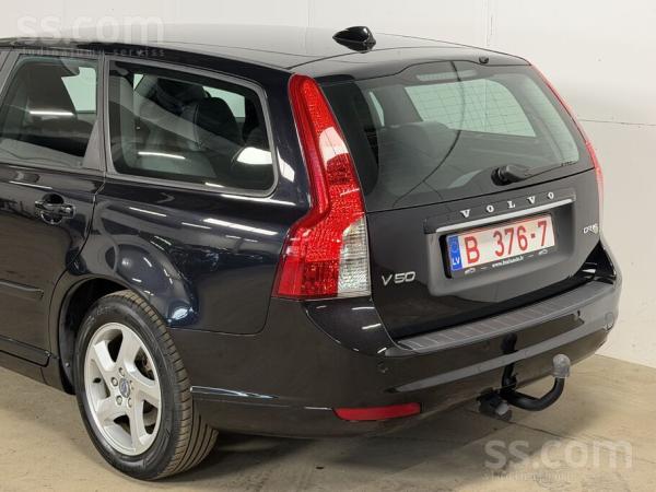 Вольво В50 2011 в Юрмала на AUTOMOTO.COM.LV Черный Вольво В50 2011 в Юрмала, объемом двигателя 1.60 л и пробегом 325 тыс. км за 4750 €, фото 7 на AUTOMOTO.COM.LV