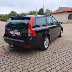 Black Volvo V50 2011 in Rezekne, with an engine capacity of 1.60 L and mileage of 0 thousand km for 3900 €, photo 5 on AUTOMOTO.COM.LV