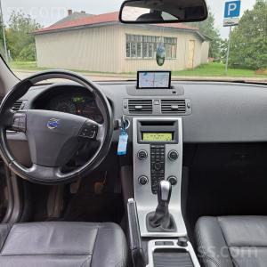 Black Volvo V50 2011 in Rezekne, with an engine capacity of 1.60 L and mileage of 0 thousand km for 3900 €, photo 8 on AUTOMOTO.COM.LV