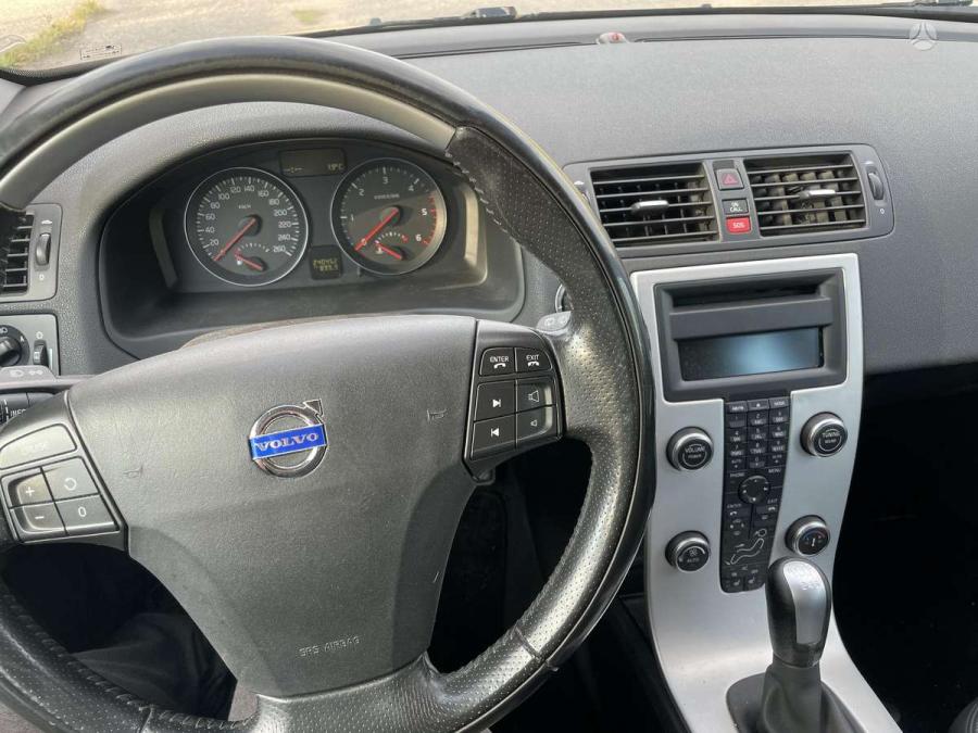 Melns Volvo V50 2011 Ukmergė, ar dzinēja tilpumu 1.56 L un nobraukumu 240 tūkst. km par 3200 €, foto 12 vietnē AUTOMOTO.COM.LV