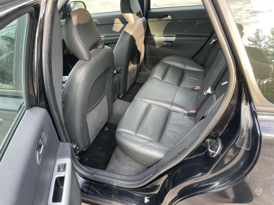 Melns Volvo V50 2011 Ukmergė, ar dzinēja tilpumu 1.56 L un nobraukumu 240 tūkst. km par 3200 €, foto 13 vietnē AUTOMOTO.COM.LV