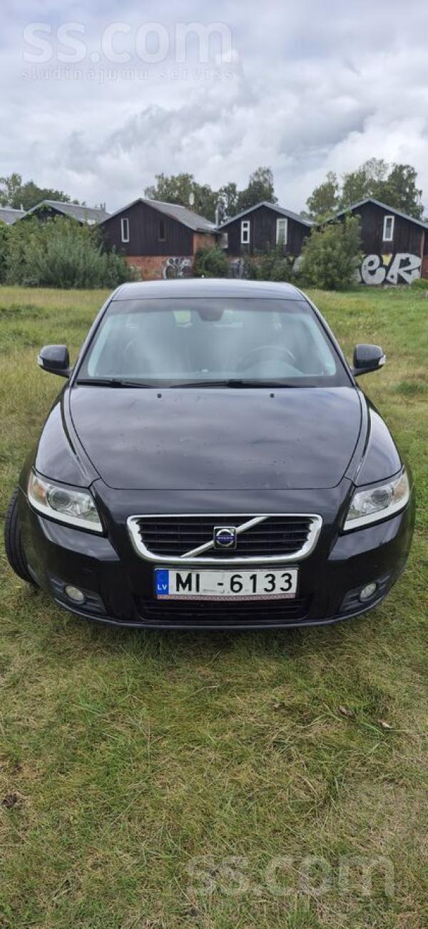 Melns Volvo V50 2011 Rīga, ar dzinēja tilpumu 1.60 L un nobraukumu 335 tūkst. km par 3000 €, foto 5 vietnē AUTOMOTO.COM.LV
