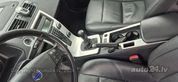 Melns Volvo V50 2011 Rīga, ar dzinēja tilpumu 1.60 L un nobraukumu 335 tūkst. km par 3000 €, foto 9 vietnē AUTOMOTO.COM.LV