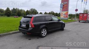 Black Volvo V50 2011 in Riga, with an engine capacity of 1.60 L and mileage of 302 thousand km for 2990 €, photo 3 on AUTOMOTO.COM.LV
