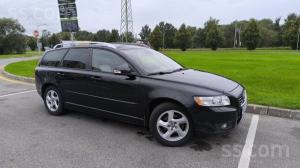 Black Volvo V50 2011 in Riga, with an engine capacity of 1.60 L and mileage of 302 thousand km for 2990 €, photo 4 on AUTOMOTO.COM.LV