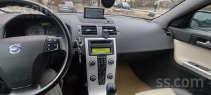 Black Volvo V50 2011 in Riga, with an engine capacity of 1.60 L and mileage of 302 thousand km for 2990 €, photo 10 on AUTOMOTO.COM.LV