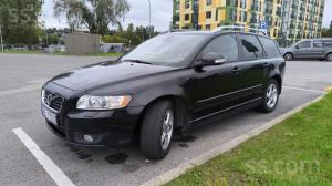 Black Volvo V50 2011 in Riga, with an engine capacity of 1.60 L and mileage of 302 thousand km for 2990 €, photo 7 on AUTOMOTO.COM.LV