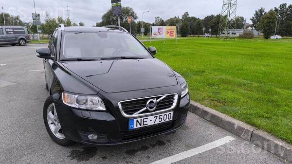 Melns Volvo V50 2011 Rīga, ar dzinēja tilpumu 1.60 L un nobraukumu 302 tūkst. km par 2990 €, foto 8 vietnē AUTOMOTO.COM.LV