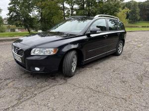 Melns Volvo V50 2011 Kelmė, ar dzinēja tilpumu 1.56 L un nobraukumu 217 tūkst. km par 3300 €, foto  vietnē AUTOMOTO.COM.LV