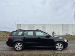 Melns Volvo V50 2012 Rīga, ar dzinēja tilpumu 2.00 L un nobraukumu 160 tūkst. km par 4500 €, foto 3 vietnē AUTOMOTO.COM.LV