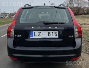Melns Volvo V50 2012 Rīga, ar dzinēja tilpumu 2.00 L un nobraukumu 160 tūkst. km par 4500 €, foto 5 vietnē AUTOMOTO.COM.LV