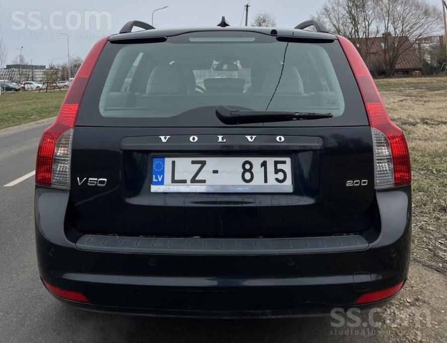 Melns Volvo V50 2012 Rīga, ar dzinēja tilpumu 2.00 L un nobraukumu 160 tūkst. km par 4500 €, foto 5 vietnē AUTOMOTO.COM.LV