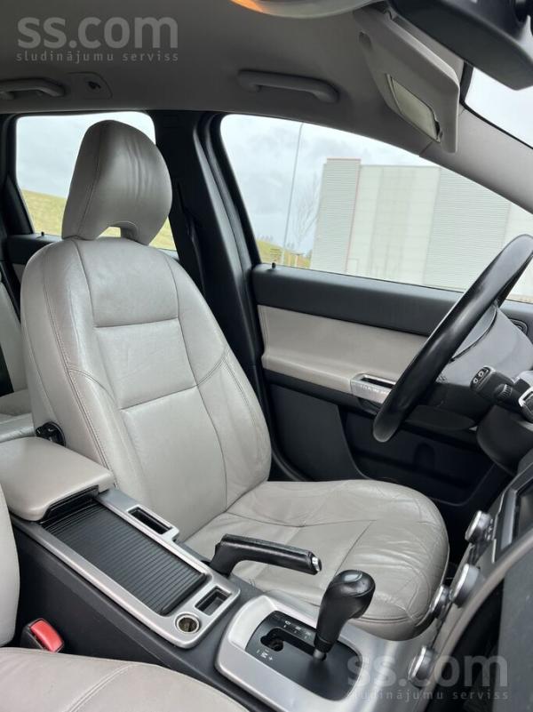 Melns Volvo V50 2012 Rīga, ar dzinēja tilpumu 2.00 L un nobraukumu 160 tūkst. km par 4500 €, foto 7 vietnē AUTOMOTO.COM.LV