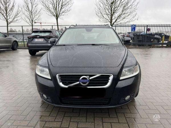 Black Volvo V50 2012 in Siauliai, with an engine capacity of 1.56 L and mileage of 219 thousand km for 3650 €, photo 2 on AUTOMOTO.COM.LV