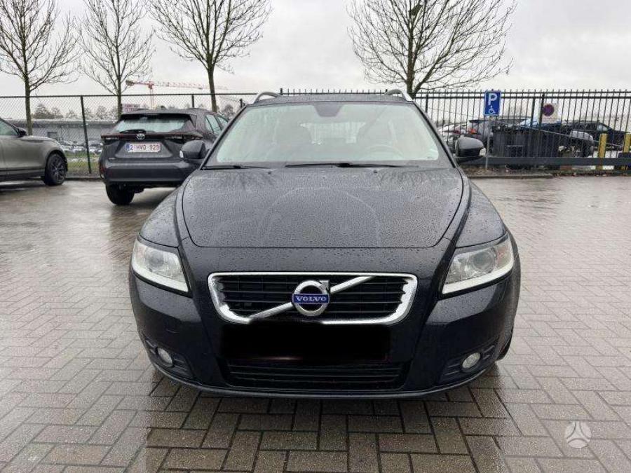 Black Volvo V50 2012 in Siauliai, with an engine capacity of 1.56 L and mileage of 219 thousand km for 3650 €, photo 2 on AUTOMOTO.COM.LV