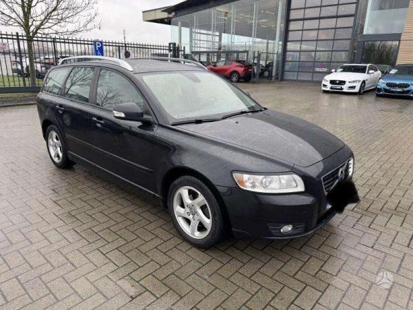 Black Volvo V50 2012 in Siauliai, with an engine capacity of 1.56 L and mileage of 219 thousand km for 3650 €, photo 3 on AUTOMOTO.COM.LV