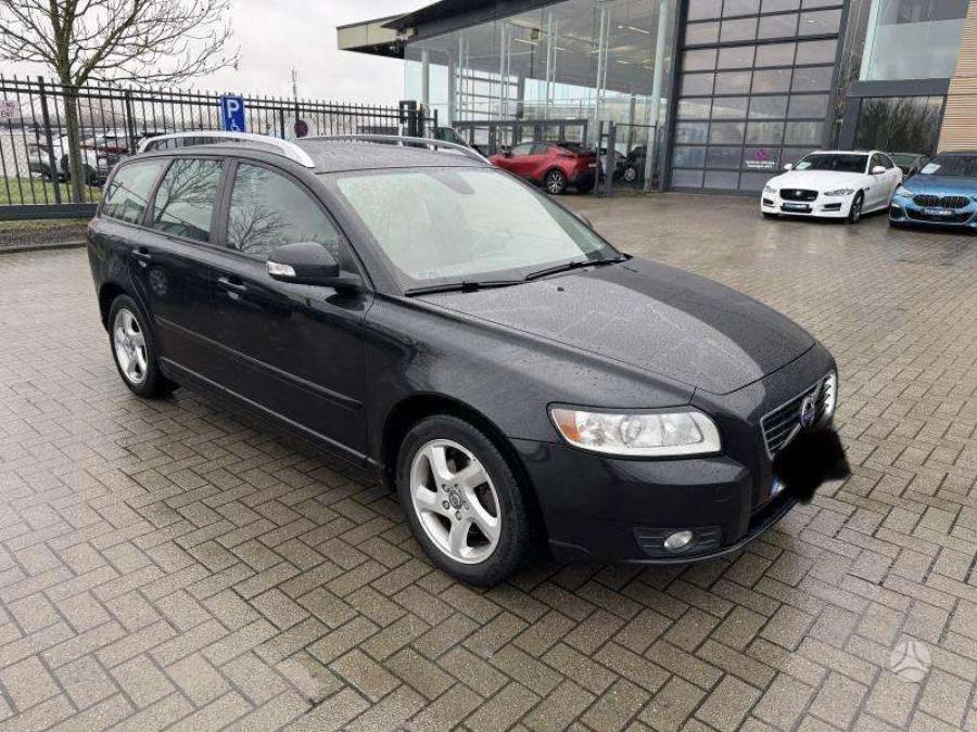 Black Volvo V50 2012 in Siauliai, with an engine capacity of 1.56 L and mileage of 219 thousand km for 3650 €, photo 3 on AUTOMOTO.COM.LV