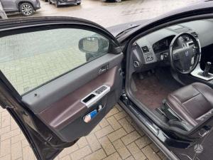 Black Volvo V50 2012 in Siauliai, with an engine capacity of 1.56 L and mileage of 219 thousand km for 3650 €, photo 12 on AUTOMOTO.COM.LV