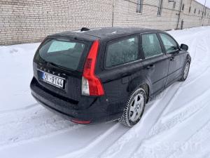 Black Volvo V50 2012 in Daugavpils, with an engine capacity of 1.60 L and mileage of 280 thousand km for 3999 €, photo 3 on AUTOMOTO.COM.LV
