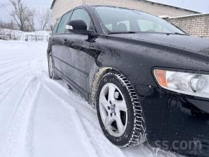 Black Volvo V50 2012 in Daugavpils, with an engine capacity of 1.60 L and mileage of 280 thousand km for 3999 €, photo 10 on AUTOMOTO.COM.LV