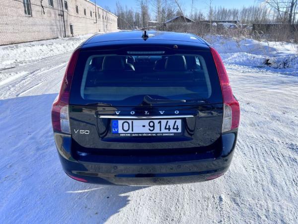 Black Volvo V50 2012 in Daugavpils, with an engine capacity of 1.60 L and mileage of 280 thousand km for 3899 €, photo 6 on AUTOMOTO.COM.LV