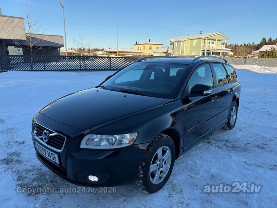 Melns Volvo V50 2012 Tallina, ar dzinēja tilpumu 1.60 L un nobraukumu 208 tūkst. km par 4990 €, foto 1 vietnē AUTOMOTO.COM.LV