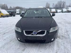 Black Volvo V50 2012 in Kaunas, with an engine capacity of 1.56 L and mileage of 245 thousand km for 3950 €, photo 2 on AUTOMOTO.COM.LV