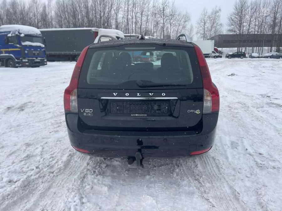 Black Volvo V50 2012 in Kaunas, with an engine capacity of 1.56 L and mileage of 245 thousand km for 3950 €, photo 5 on AUTOMOTO.COM.LV