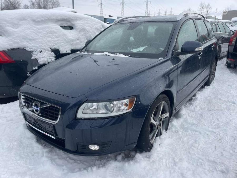 Black Volvo V50 2012 in Kaunas, with an engine capacity of 1.56 L and mileage of 245 thousand km for 3950 €, photo 7 on AUTOMOTO.COM.LV