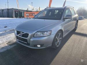 Black Volvo V50 2012 in Kaunas, with an engine capacity of 1.56 L and mileage of 245 thousand km for 3950 €, photo 13 on AUTOMOTO.COM.LV