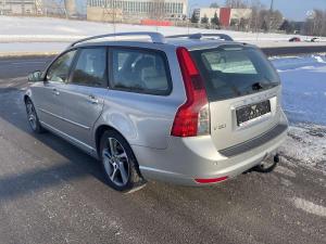 Black Volvo V50 2012 in Kaunas, with an engine capacity of 1.56 L and mileage of 245 thousand km for 3950 €, photo 14 on AUTOMOTO.COM.LV
