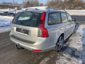 Black Volvo V50 2012 in Kaunas, with an engine capacity of 1.56 L and mileage of 245 thousand km for 3950 €, photo 16 on AUTOMOTO.COM.LV