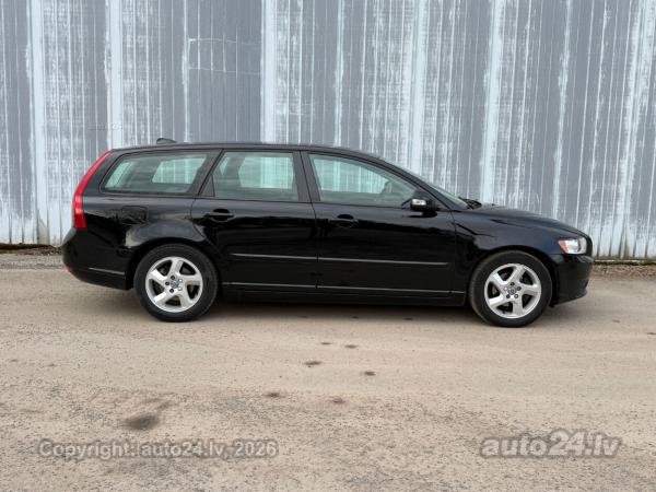 Melns Volvo V50 2012 Paide, ar dzinēja tilpumu 1.60 L un nobraukumu 298 tūkst. km par 4990 €, foto 6 vietnē AUTOMOTO.COM.LV