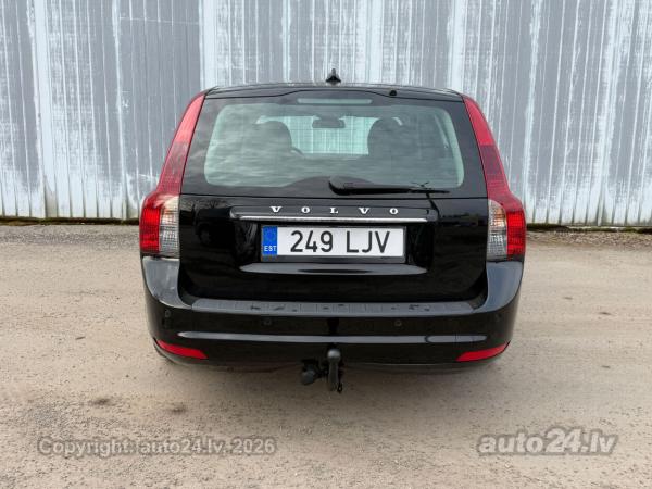 Melns Volvo V50 2012 Paide, ar dzinēja tilpumu 1.60 L un nobraukumu 298 tūkst. km par 4990 €, foto 7 vietnē AUTOMOTO.COM.LV