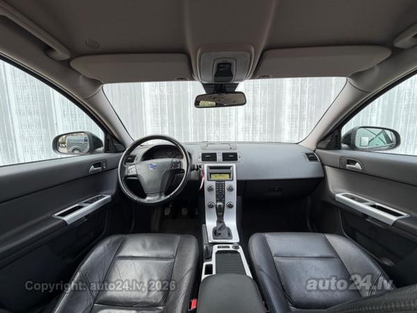 Melns Volvo V50 2012 Paide, ar dzinēja tilpumu 1.60 L un nobraukumu 298 tūkst. km par 4990 €, foto 9 vietnē AUTOMOTO.COM.LV