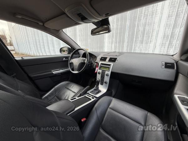 Melns Volvo V50 2012 Paide, ar dzinēja tilpumu 1.60 L un nobraukumu 298 tūkst. km par 4990 €, foto 10 vietnē AUTOMOTO.COM.LV