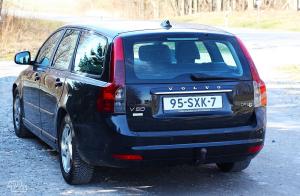 Black Volvo V50 2012 in Petrikaiciai, with an engine capacity of 1.60 L and mileage of 323 thousand km for 3599 €, photo 10 on AUTOMOTO.COM.LV